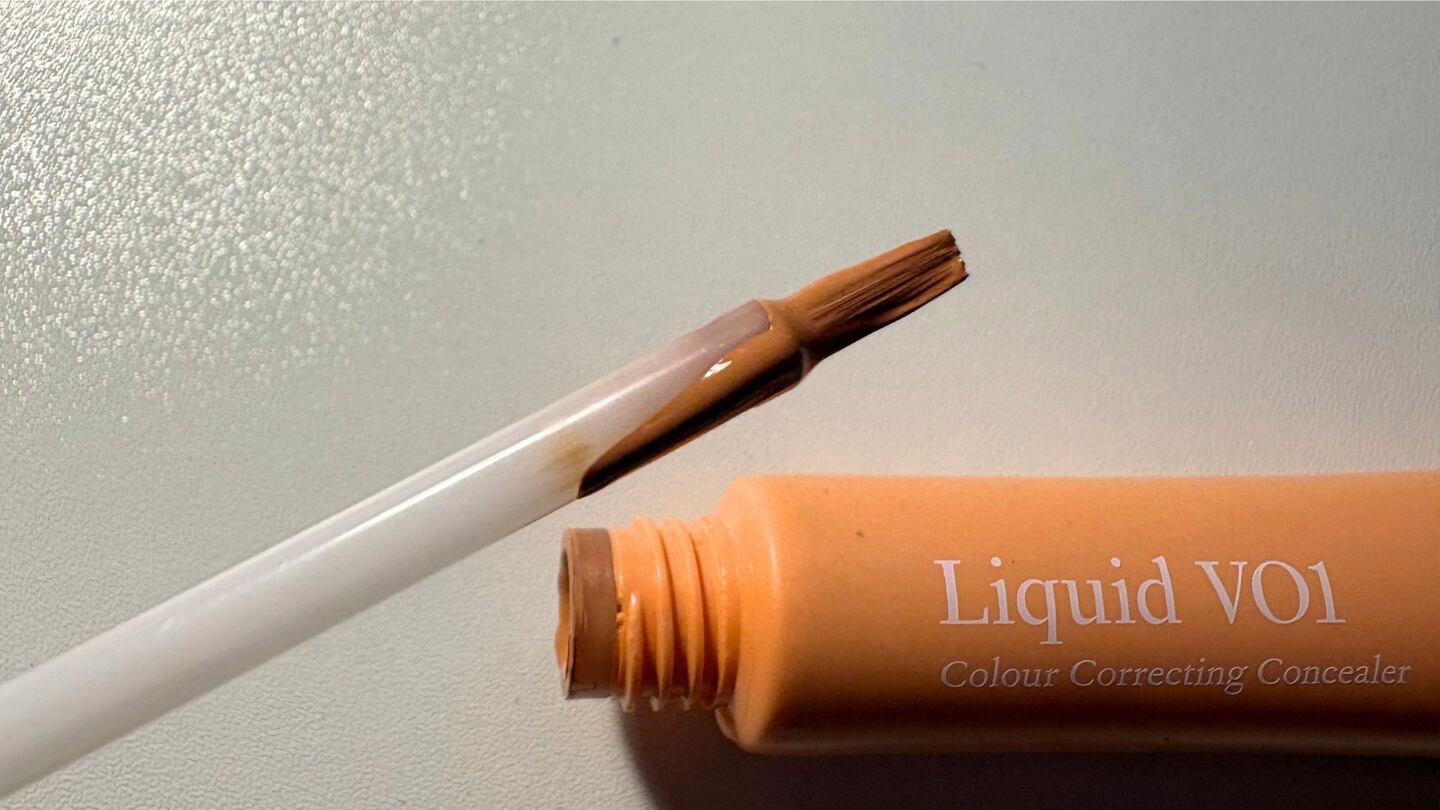 I Tried The Colour Correcting Concealer From Vasanti Cosmetics On My ...